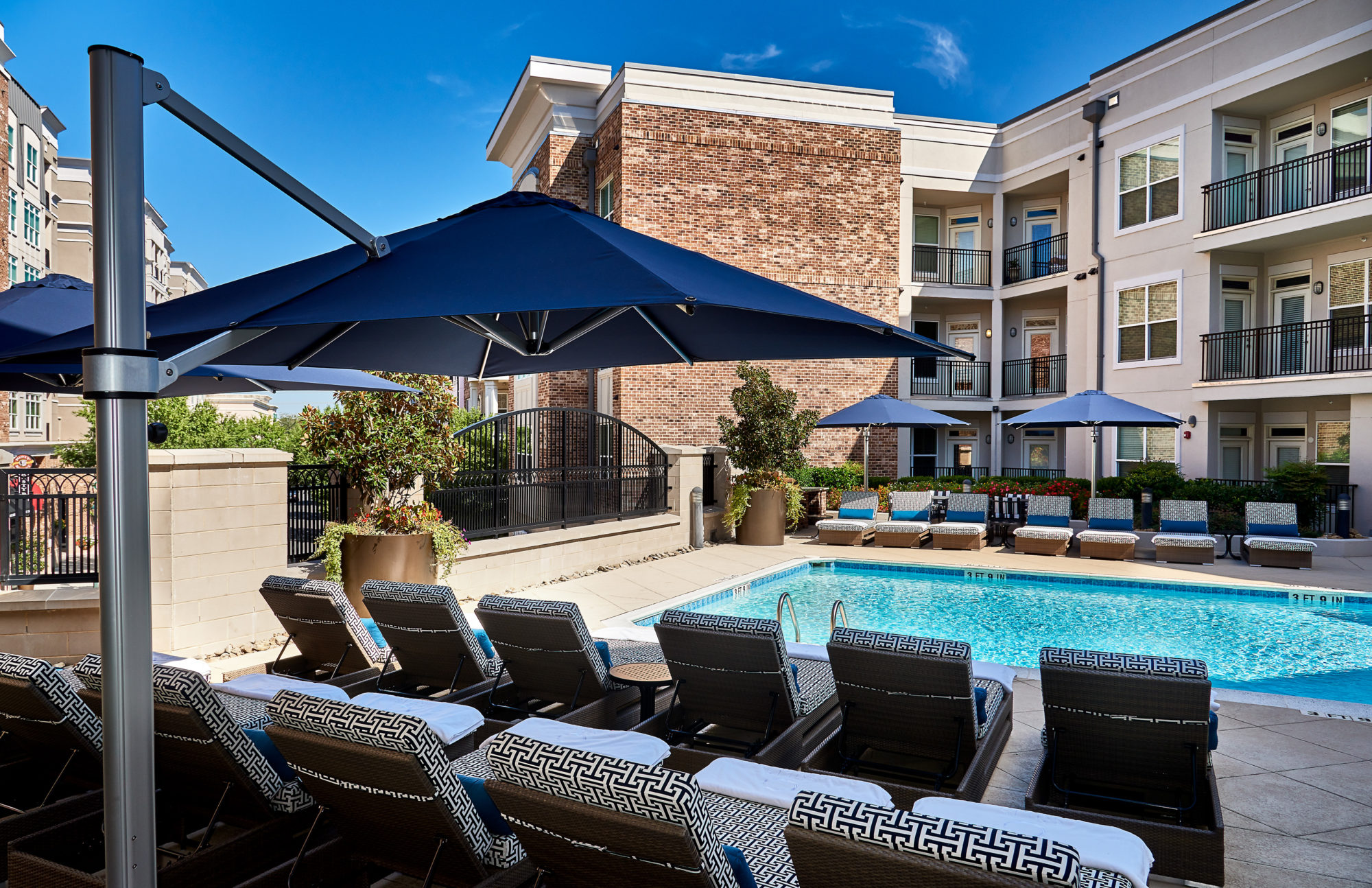 Sharon Square - Pappas Properties